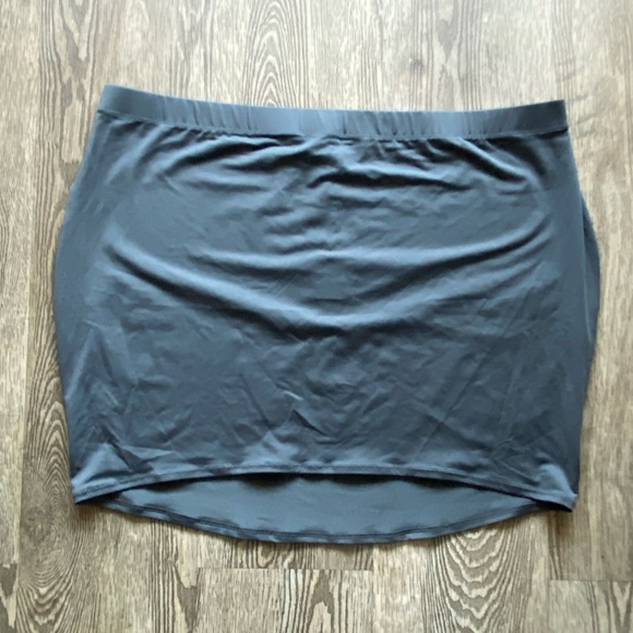 SKIMS | Swim | Skims Swim Coverup Skirt In Gunmetal Nwt | Poshmark